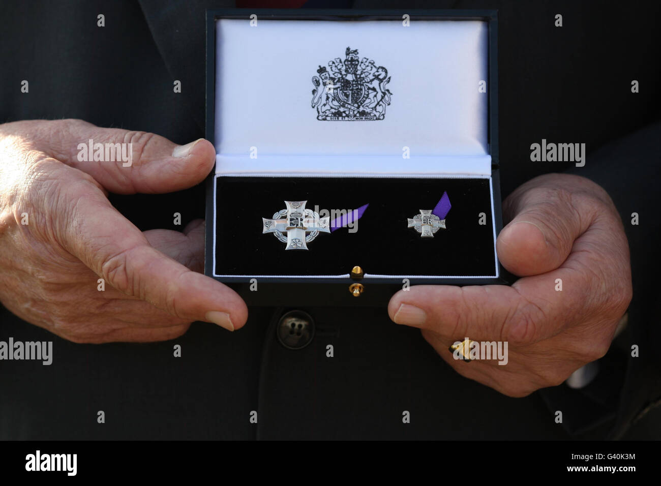 Elizabeth Cross medal giving ceremony Stock Photo - Alamy