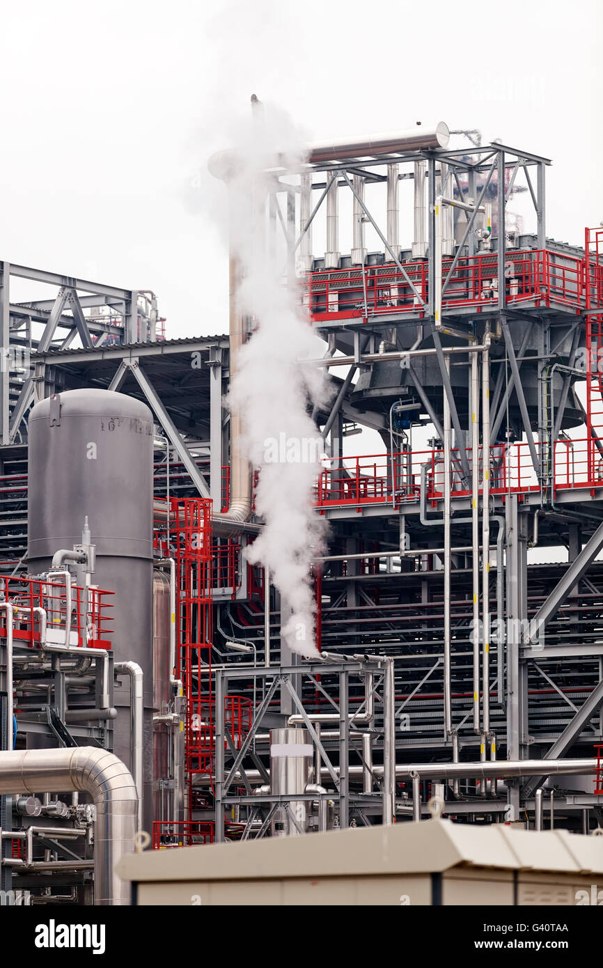 detail of oil pipeline with valves in large oil refinery Stock Photo ...