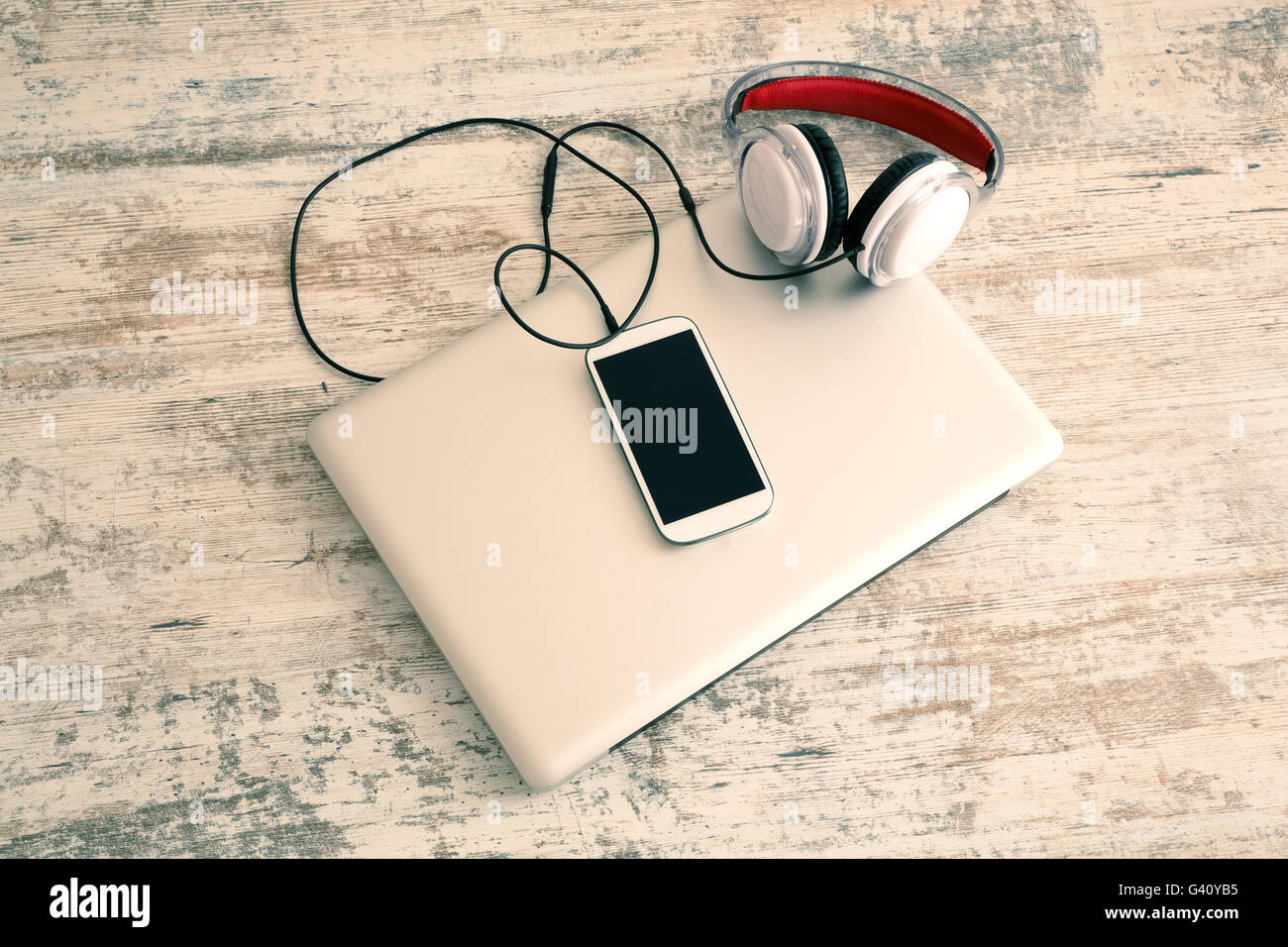 Phone connected computer wooden hi-res stock photography and images - Alamy