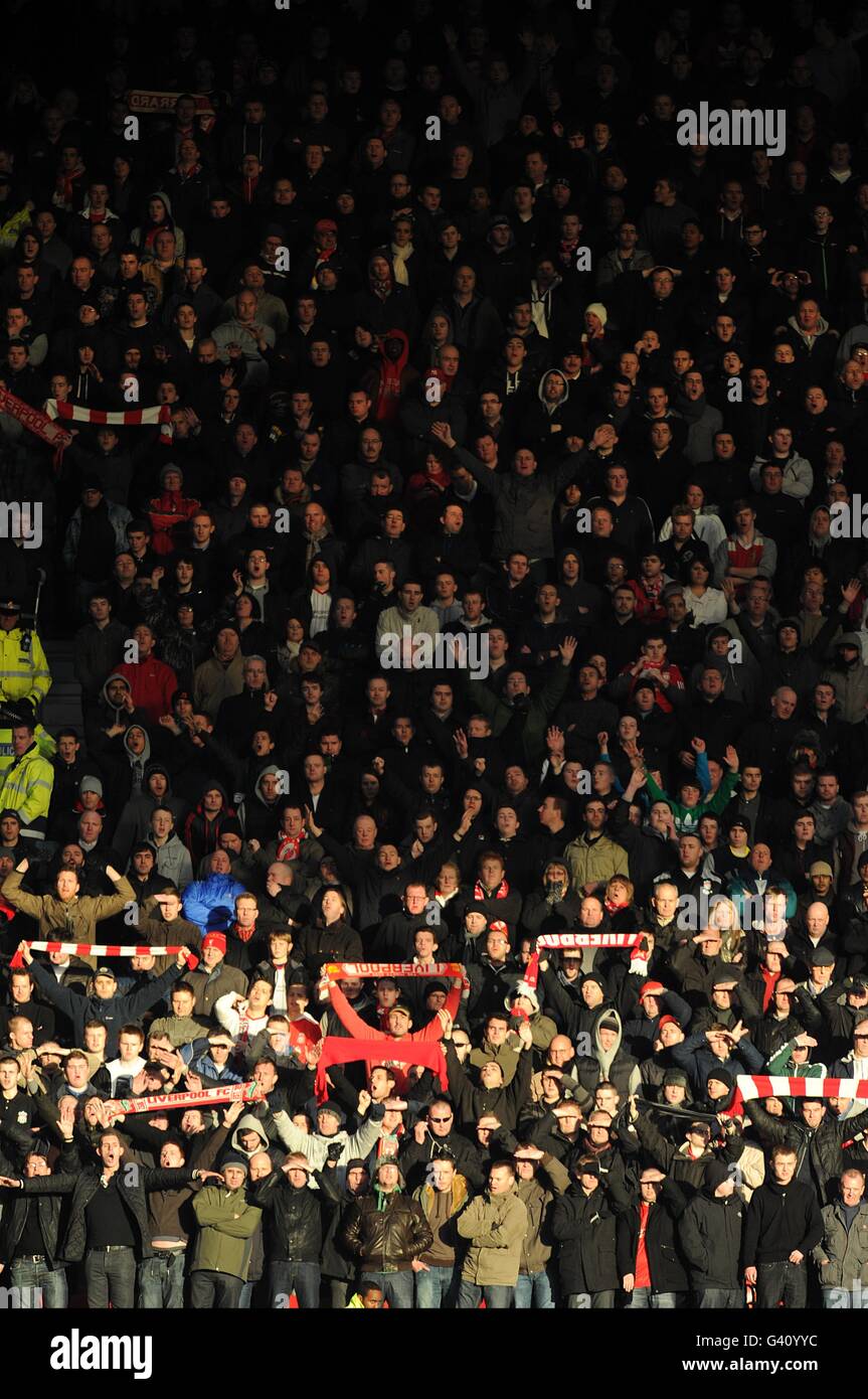 Old trafford fans cheer hi-res stock photography and images - Alamy