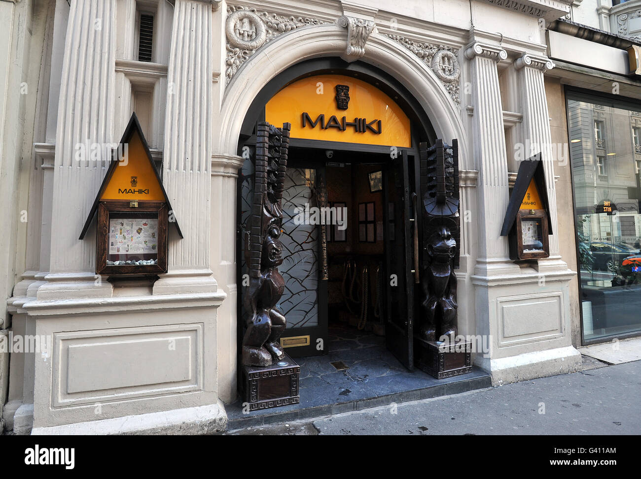 Mahiki london entrance hi-res stock photography and images - Alamy