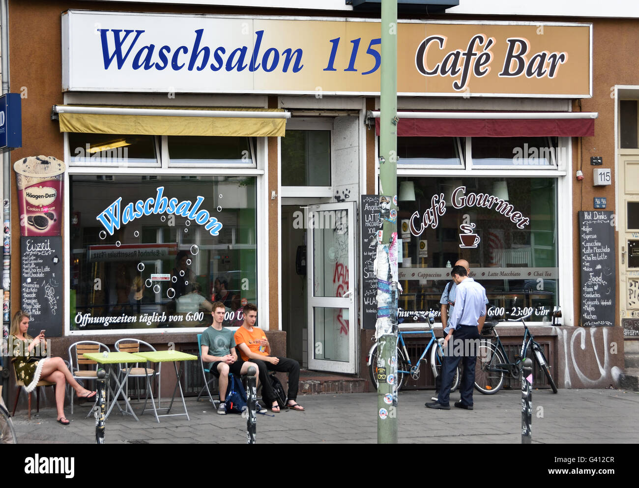Waschsalon laundry 115 cafe bar mitte hi-res stock photography and ...