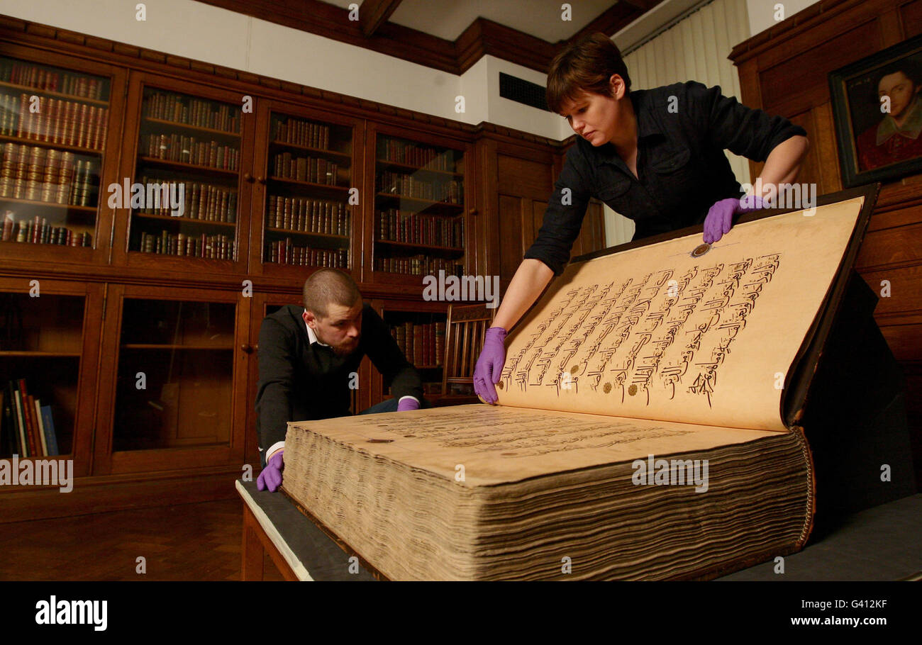 Koran of Kansuh al-Ghuri Stock Photo - Alamy