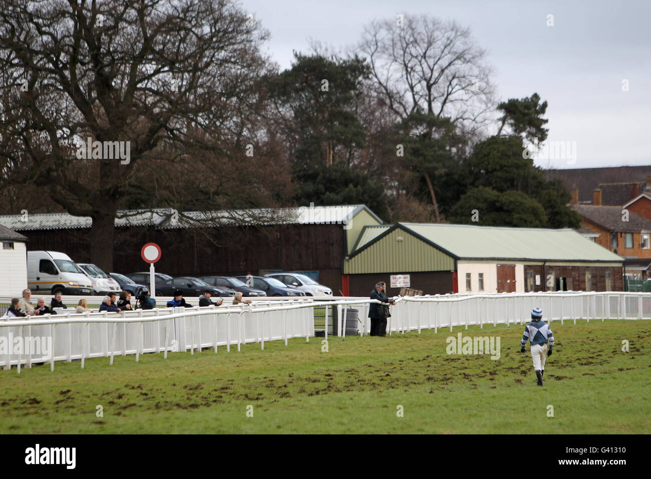 Jockey falling horse racing hi-res stock photography and images - Alamy