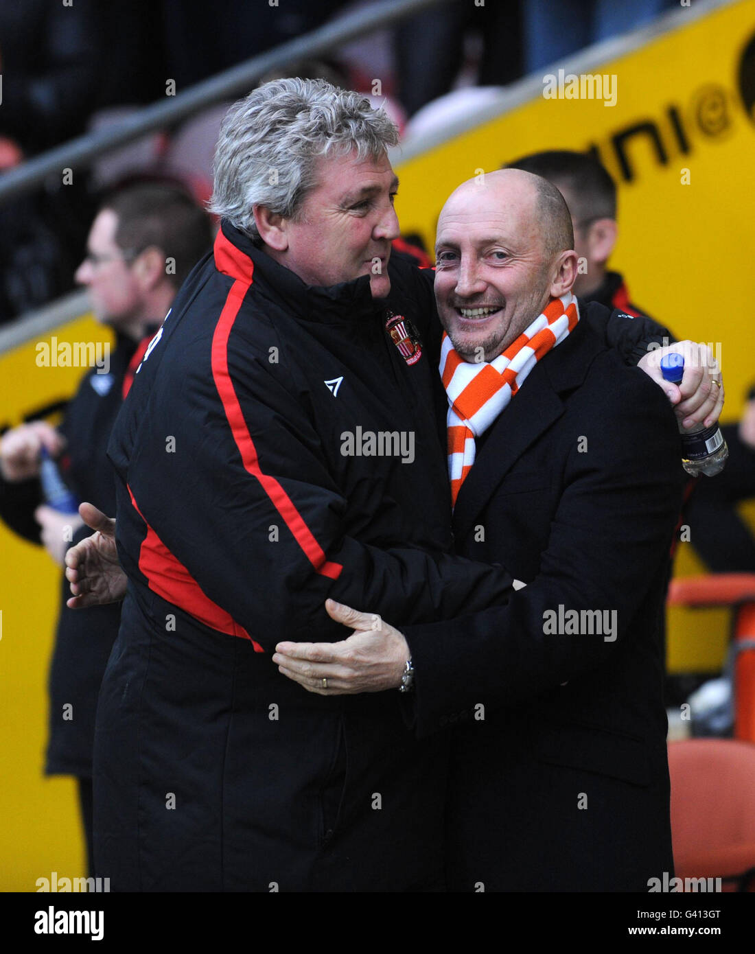 Sunderland manager Steve Bruce and Blackpool manager Ian Hollway (right ...