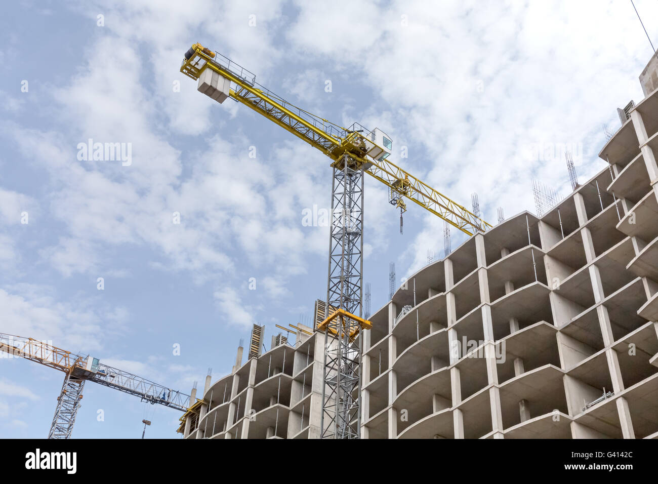 High rise building construction site hi-res stock photography and ...