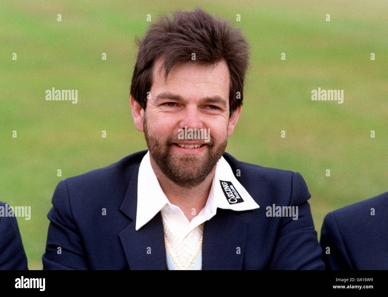 CRICKET. DERBYSHIRE CCC TEAM PHOTOCALL GEOFF MILLER 1990 Stock Photo ...