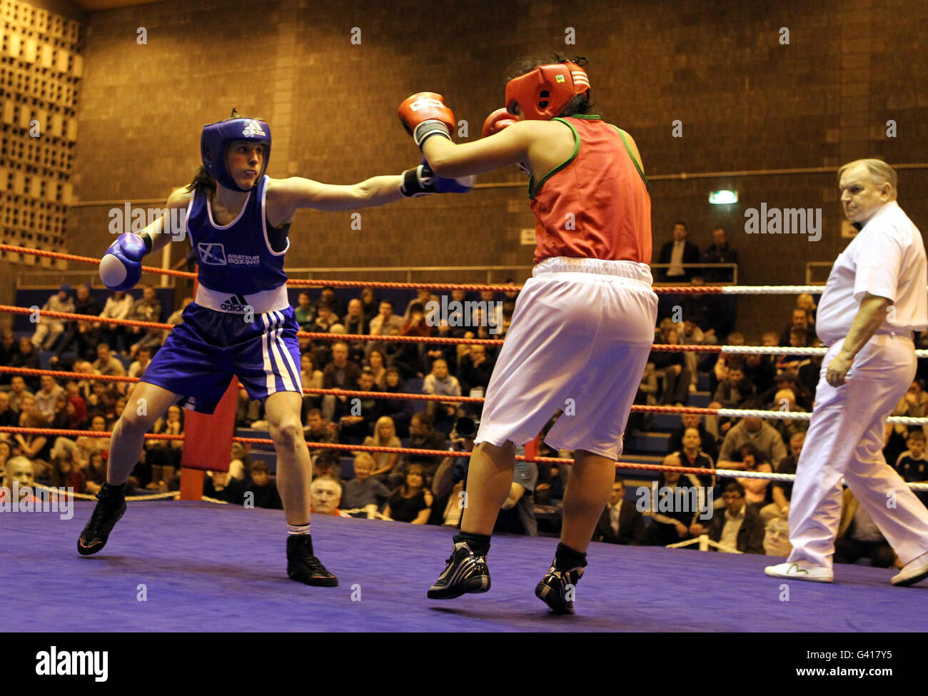Boxing match hi-res stock photography and images - Alamy