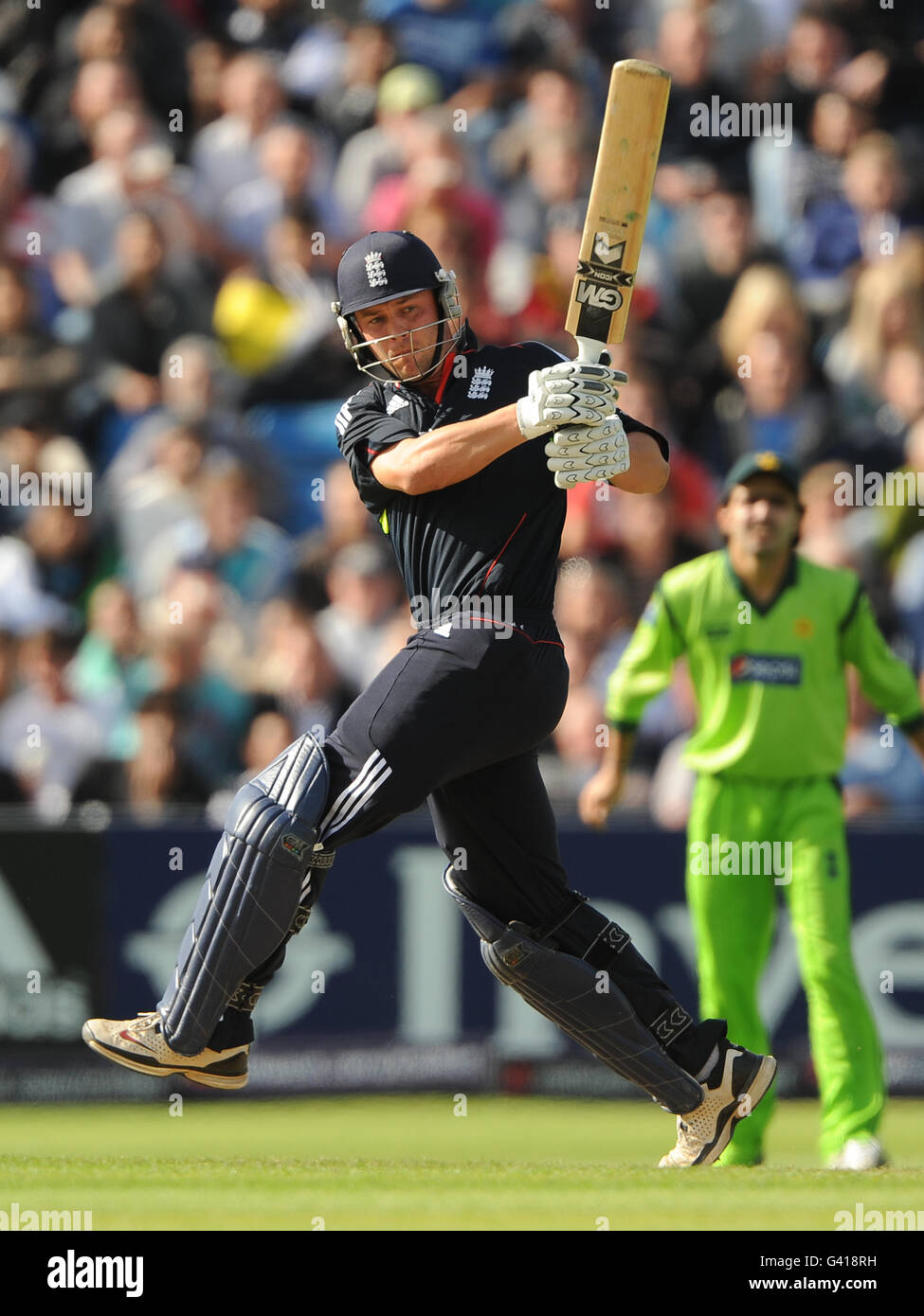 Englands jonathan trott bats hi-res stock photography and images - Alamy