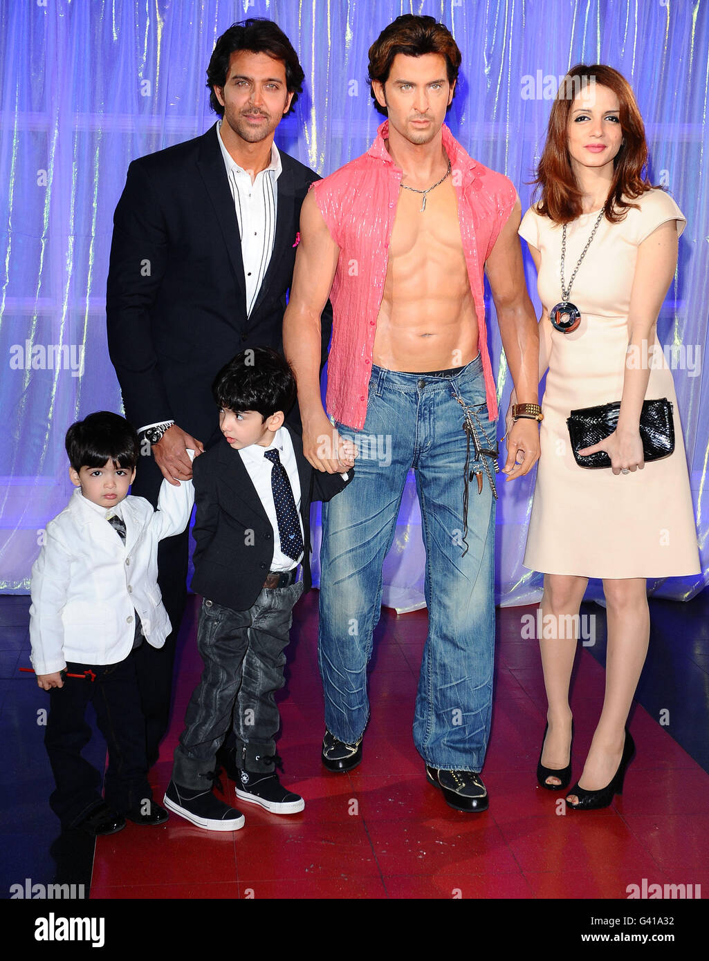 Hindi Actor Hrithik Roshan Family Photos