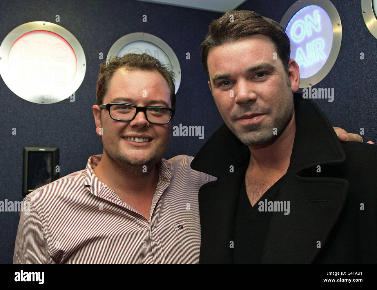 Guest alan carr left presenter dave berry on xfm show hi-res stock ...