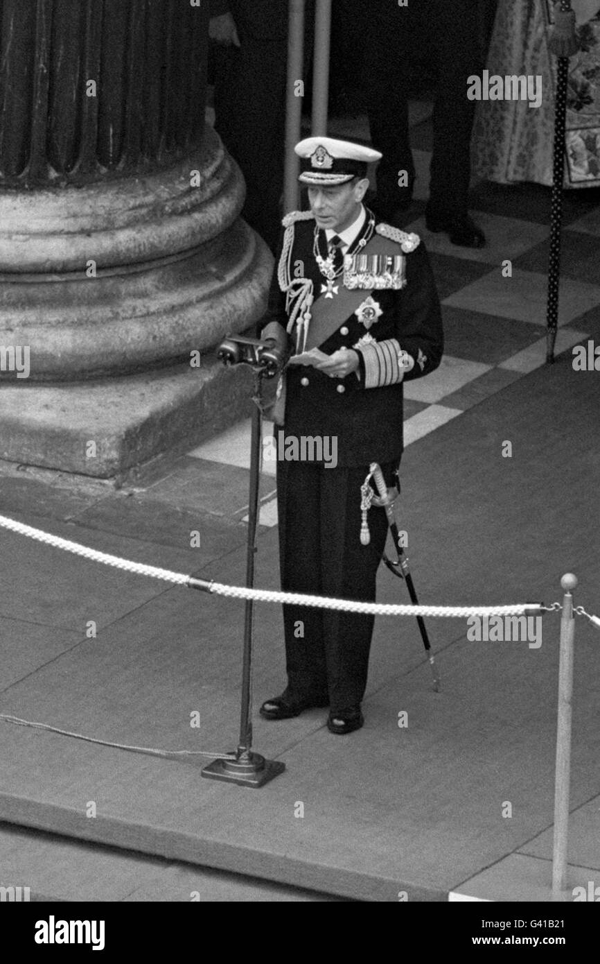 Royalty - Festival of Britain Opening Ceremony - London Stock Photo - Alamy