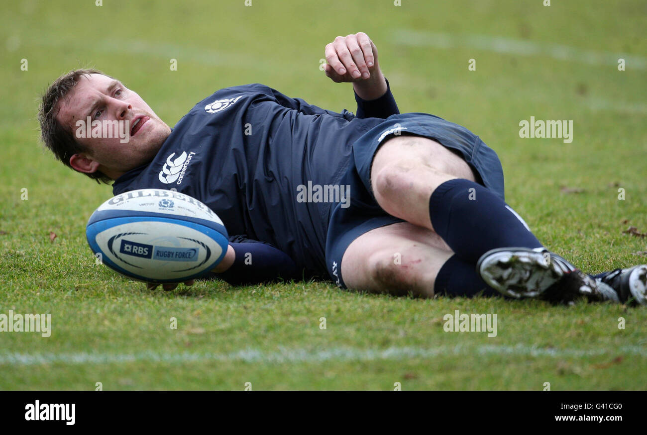 Rugbyu scotland full length mangms hi-res stock photography and images ...