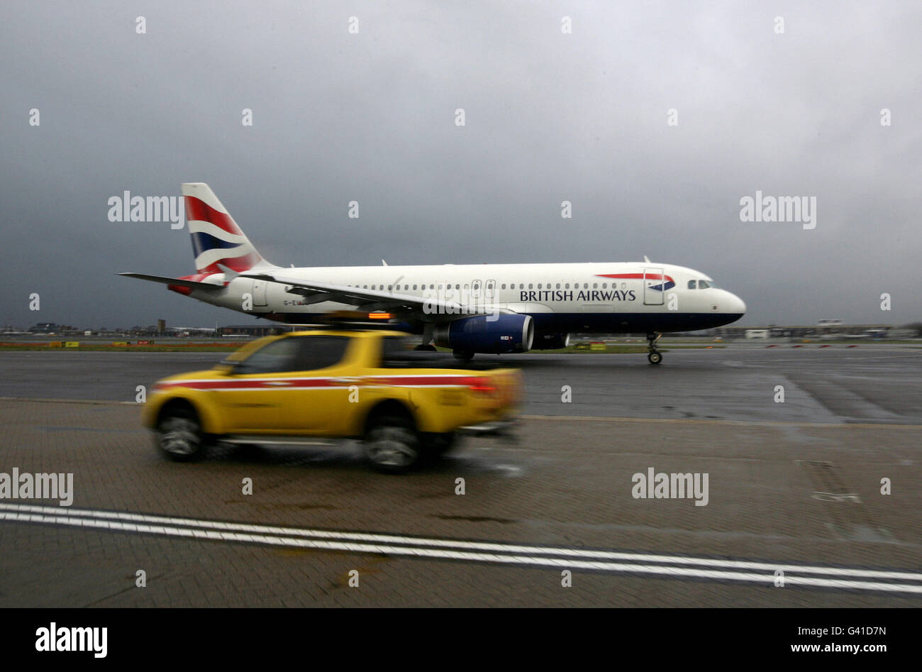 Bmi passenger jet heathrow airport hi-res stock photography and images ...
