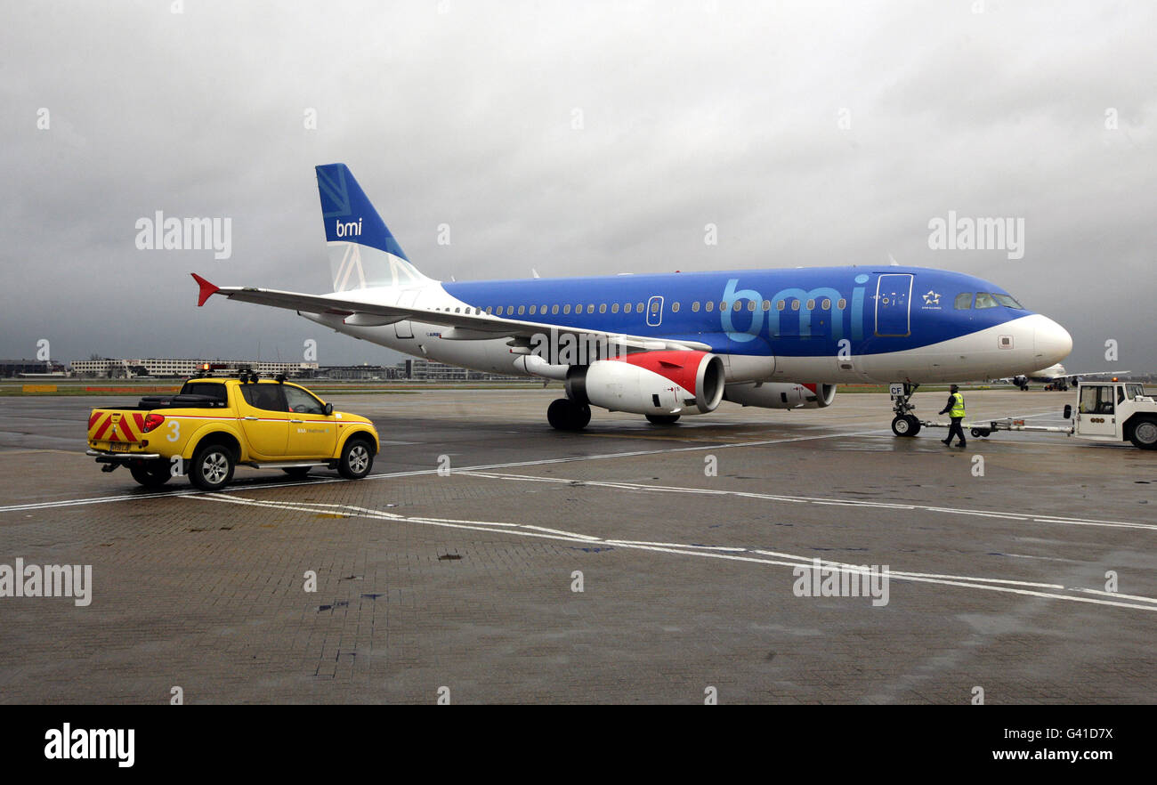 Bmi passenger jet heathrow airport hi-res stock photography and images ...