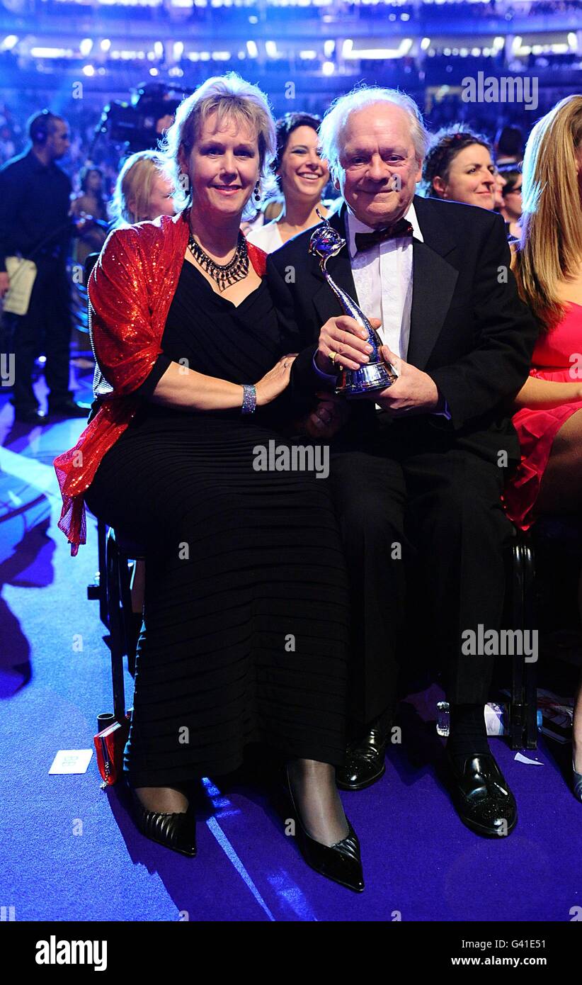 David Jason, holding his Most Outstanding Drama Performance award and ...