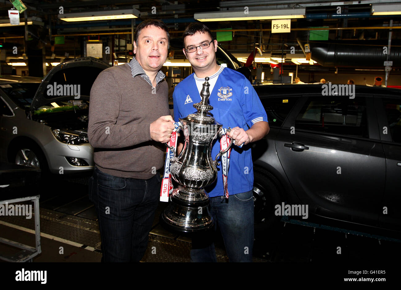 Former everton player graeme sharp left hi-res stock photography and ...