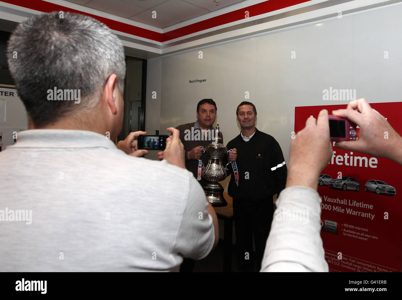 Former everton player graeme sharp hi-res stock photography and images ...