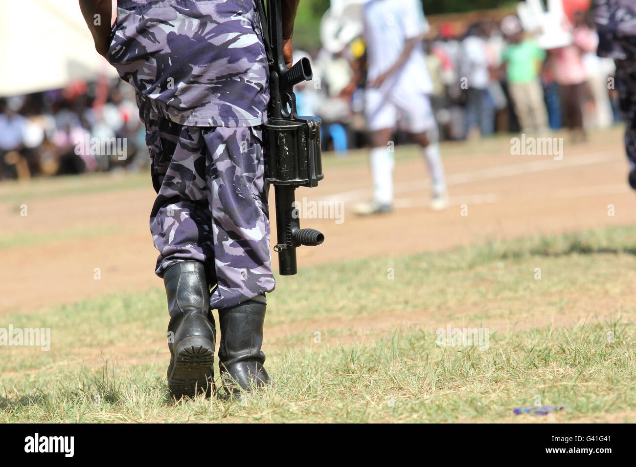 A Ugandan Police officer pictured in Kampala city Stock Photo - Alamy