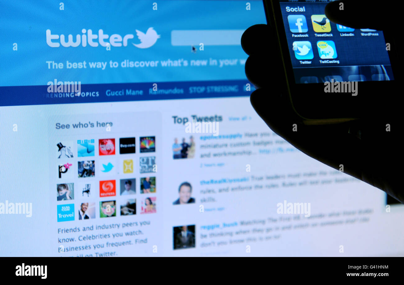 Football twitter hi-res stock photography and images - Alamy