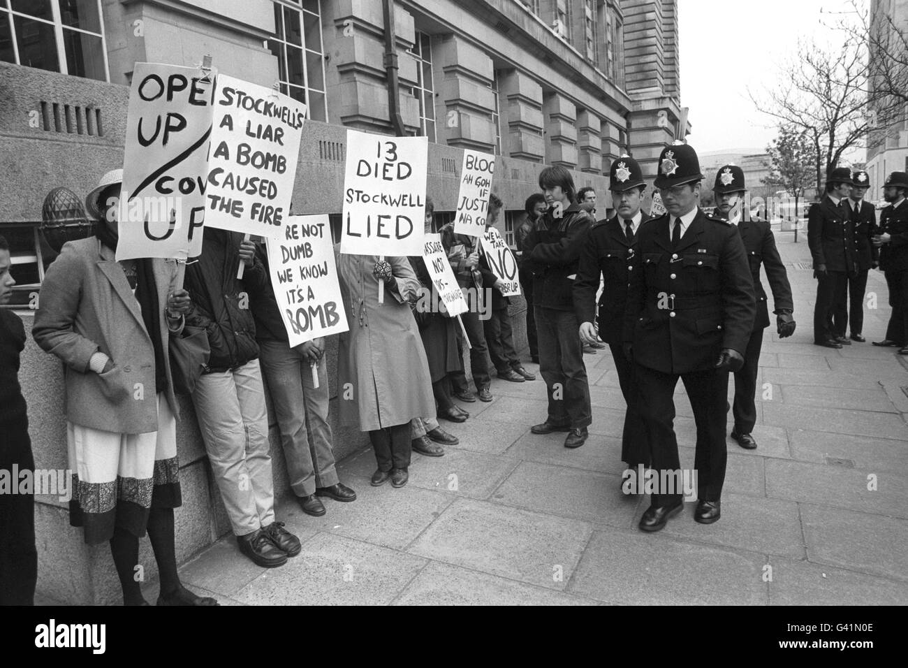 New cross fire 1981 london hi-res stock photography and images - Alamy