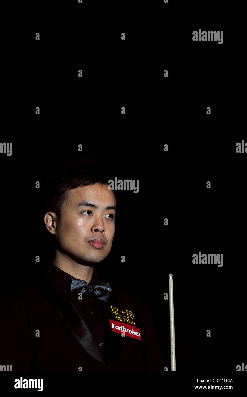 Ampics snooker head shot headshot portrait hi-res stock photography and ...