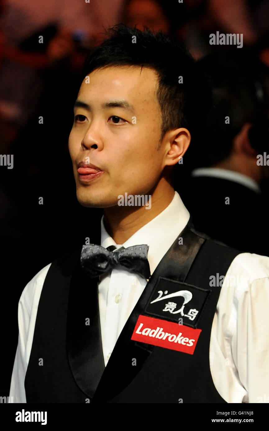 Snooker - Ladbrokes Mobile Masters - Day Eight - Wembley Arena. Marco ...