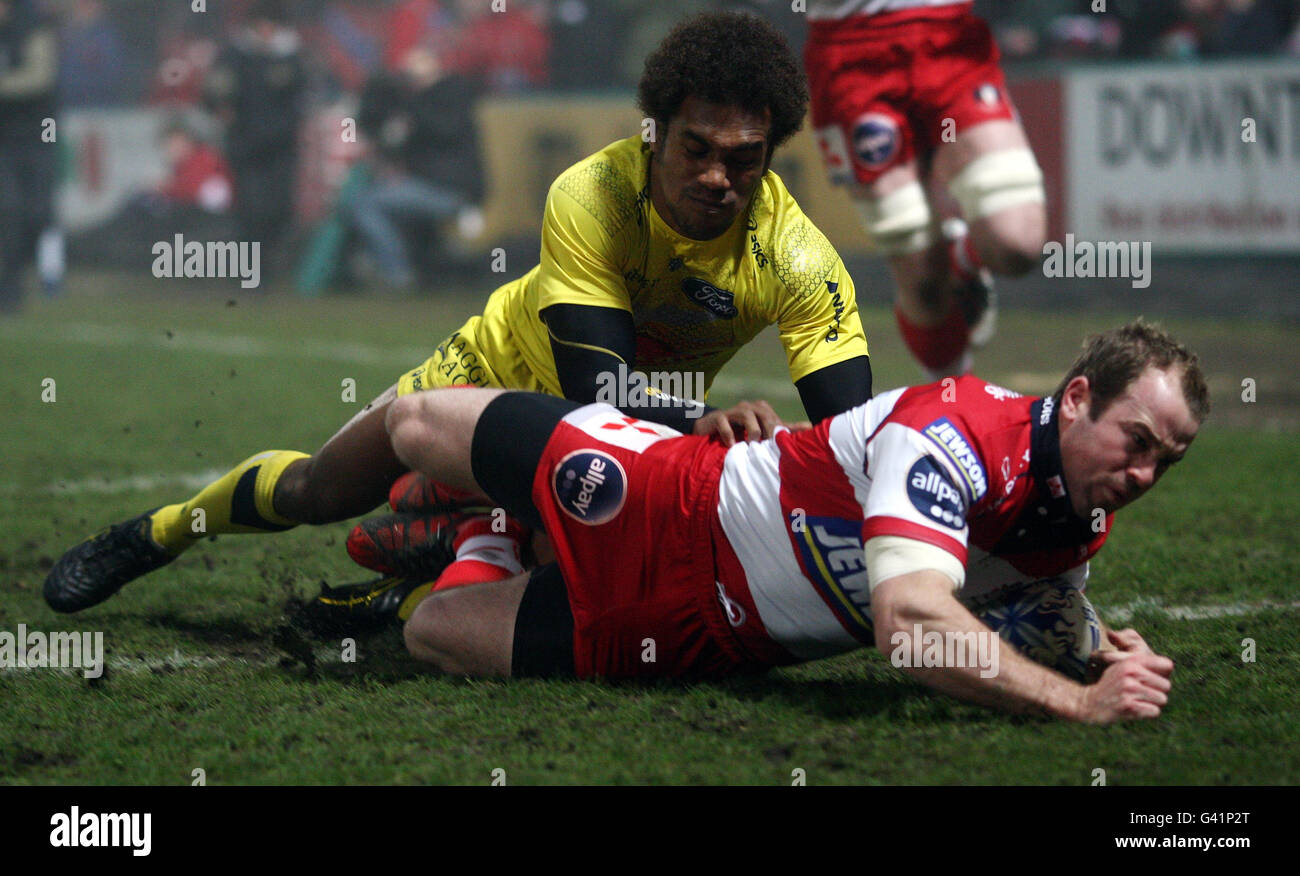 James Simpson-Daniel scores Gloucester's opening try during the Amlin ...