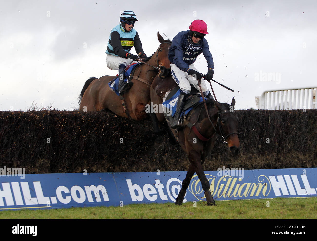 Signage at hereford racecourse hi-res stock photography and images - Alamy