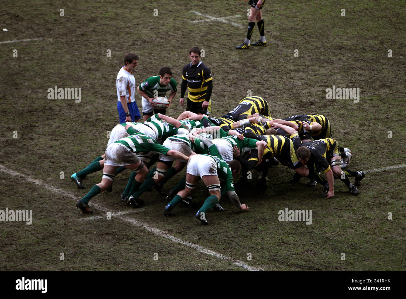 Muddy players rugby hi-res stock photography and images - Alamy