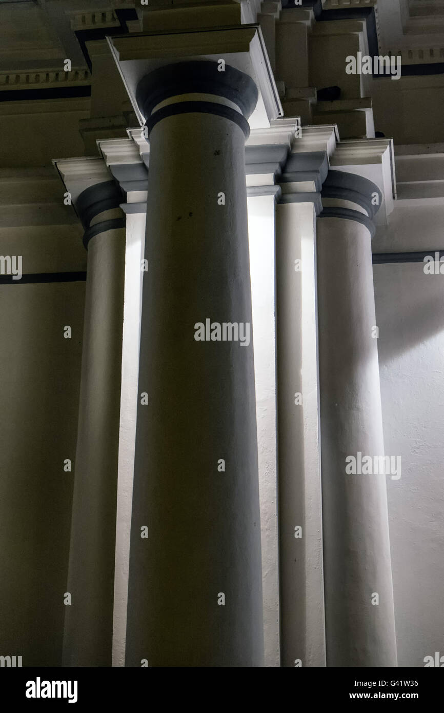Interior columns in temple hi-res stock photography and images - Alamy