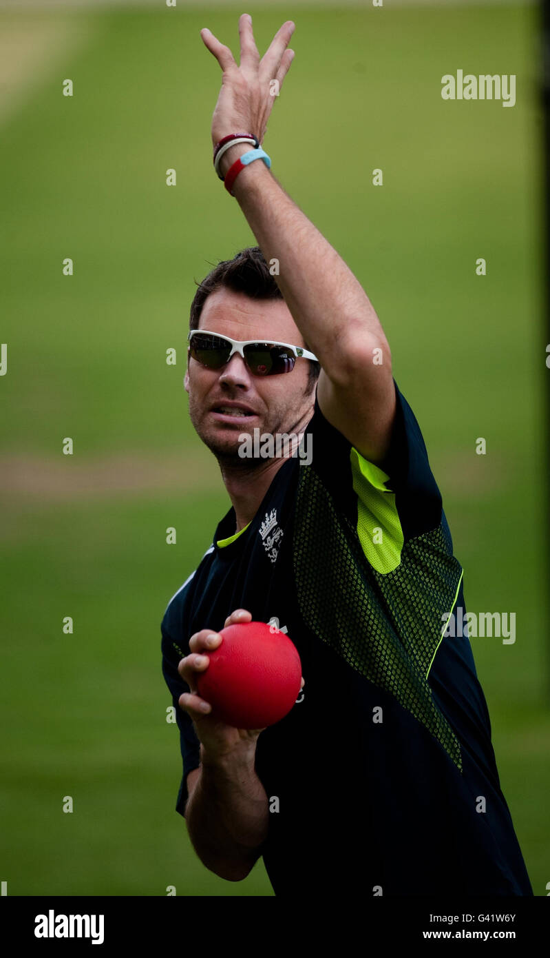 Adelaide anderson hi-res stock photography and images - Alamy