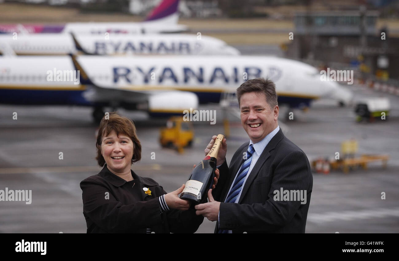 20 millionth ryanair passenger prestwick airport hi-res stock ...