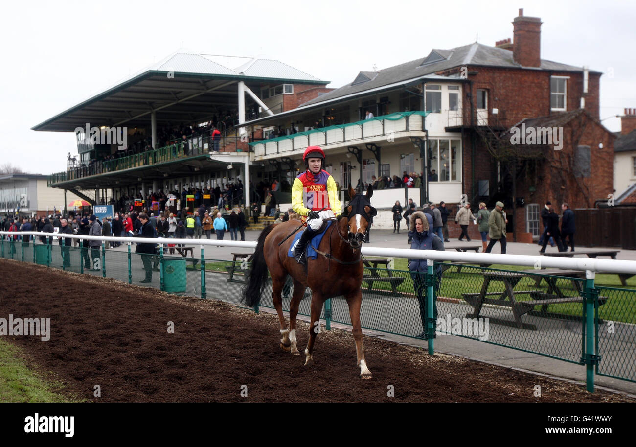 Horse Racing - Midweek Jumps - Warwick Racecourse Stock Photo - Alamy