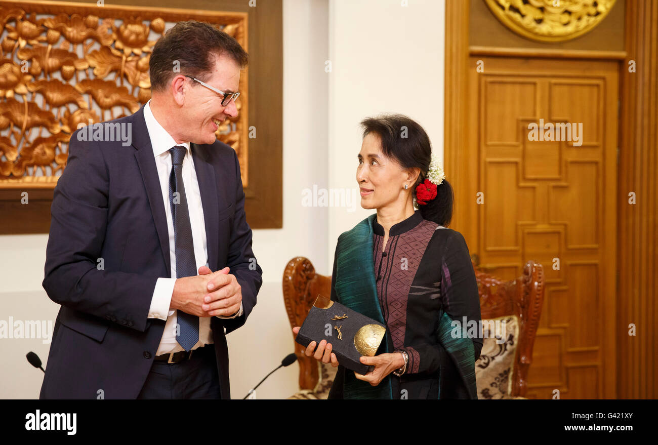 Myanmar, Nay Pyi Taw. 17th June, 2016. HANDOUT - Minister of ...