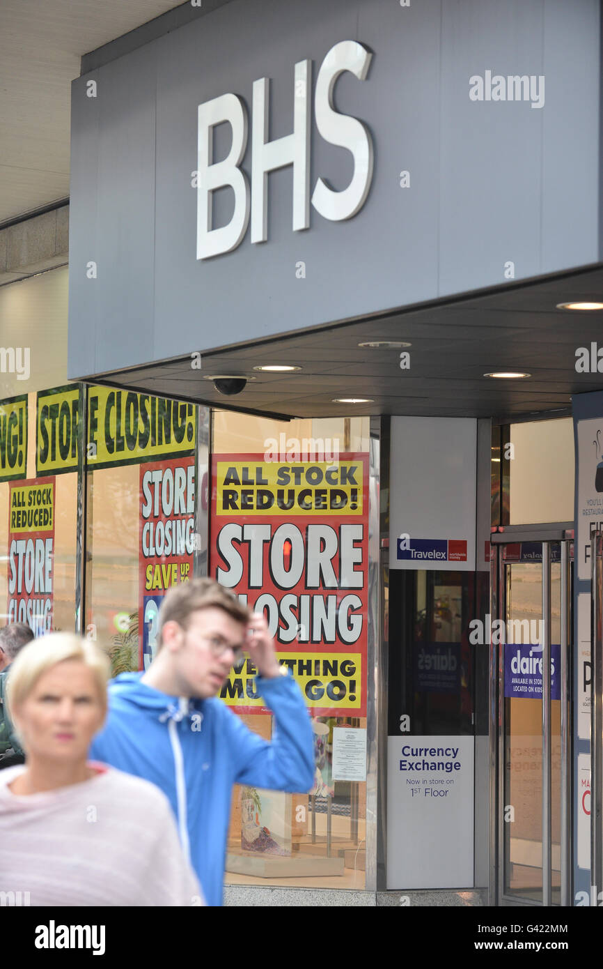 Bhs store closing sale hi-res stock photography and images - Alamy