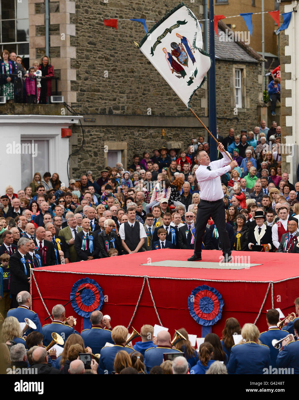 Selkirk, Scottish Borders, UK. 17 Jun 2016. Casting the Colours Selkirk ...