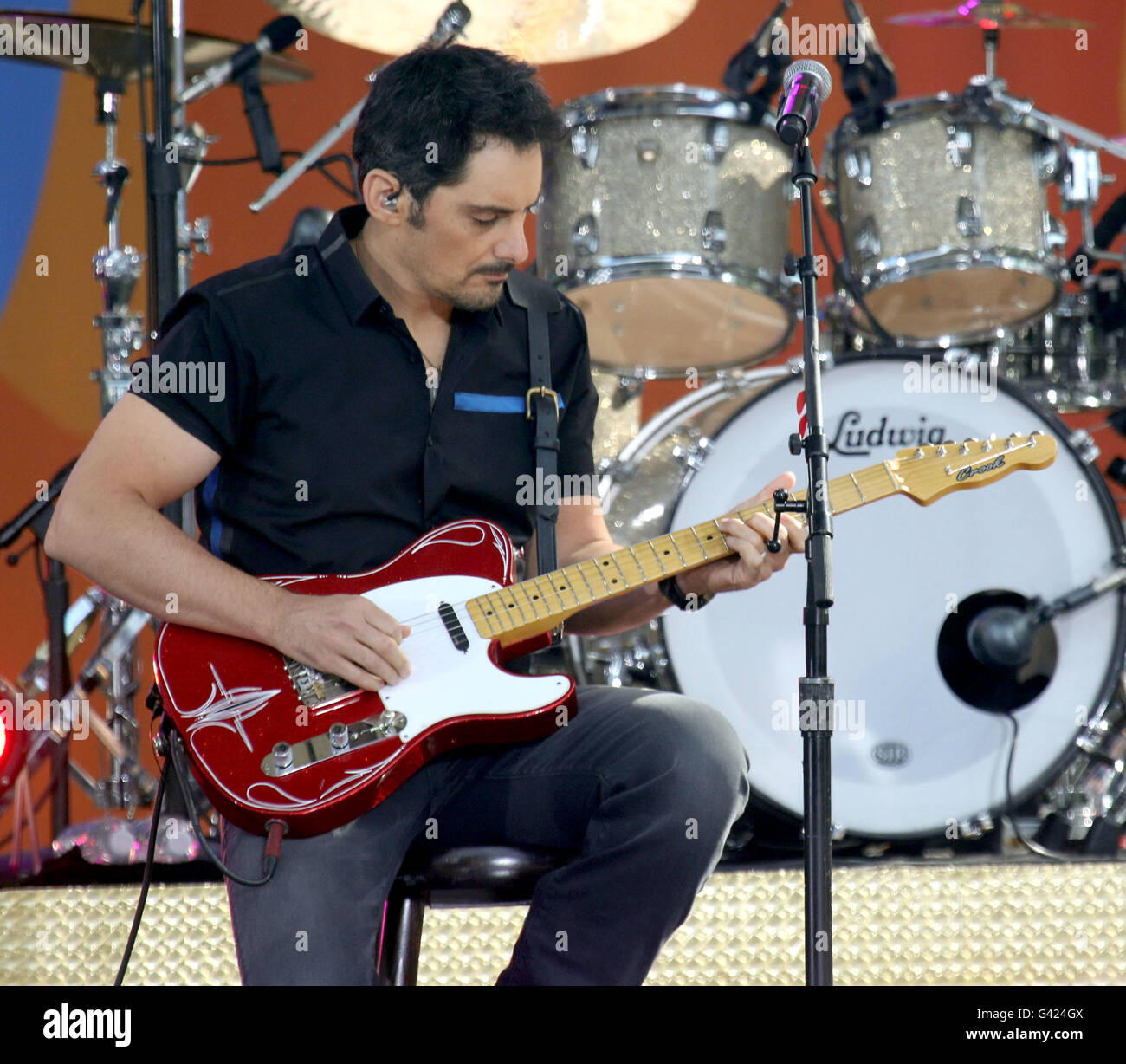 New York, New York, USA. 17th June, 2016. Singer BRAD PAISLEY performs ...