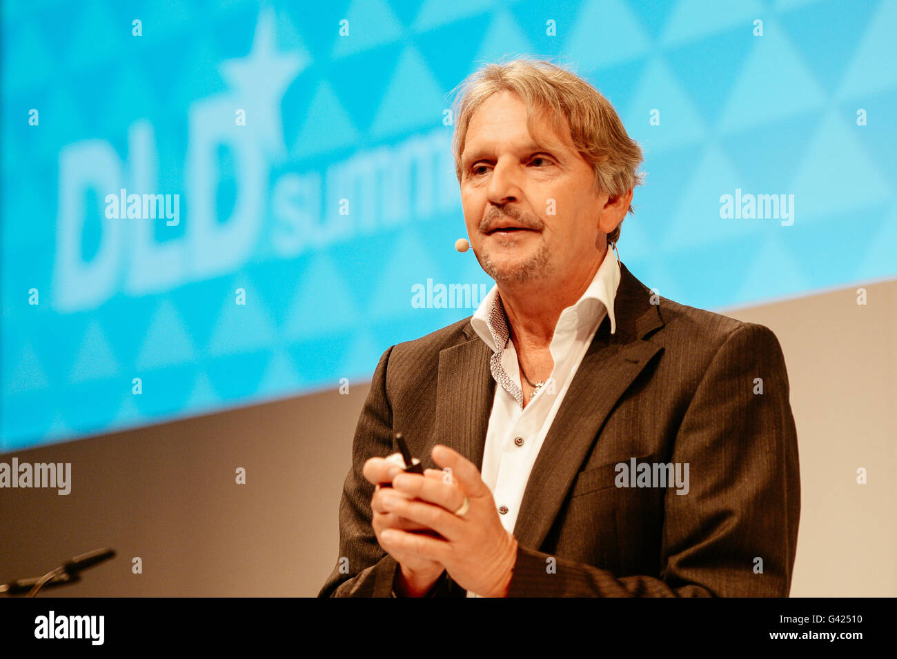 Peace counts hi-res stock photography and images - Alamy