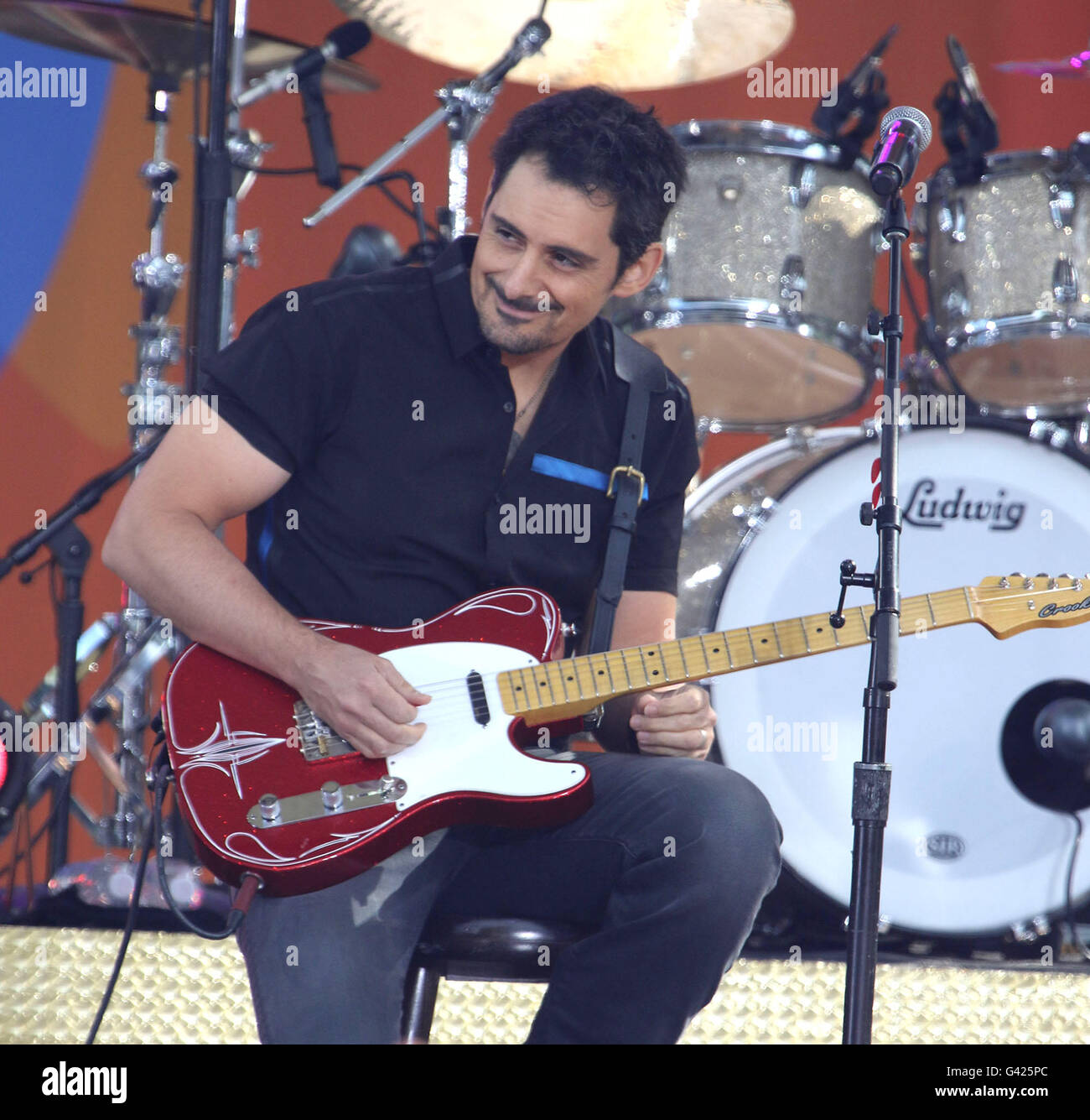 New York, New York, USA. 17th June, 2016. Singer BRAD PAISLEY performs ...