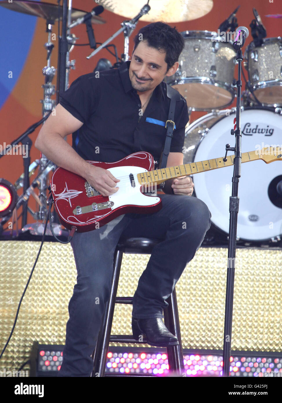 New York, New York, USA. 17th June, 2016. Singer BRAD PAISLEY performs ...