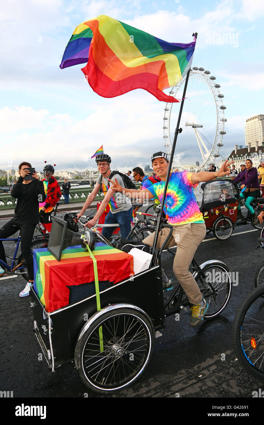 Lgbt cyclist hi-res stock photography and images - Alamy