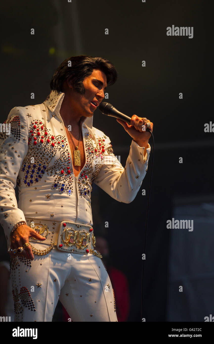 Gordon hendricks elvis hi-res stock photography and images - Alamy