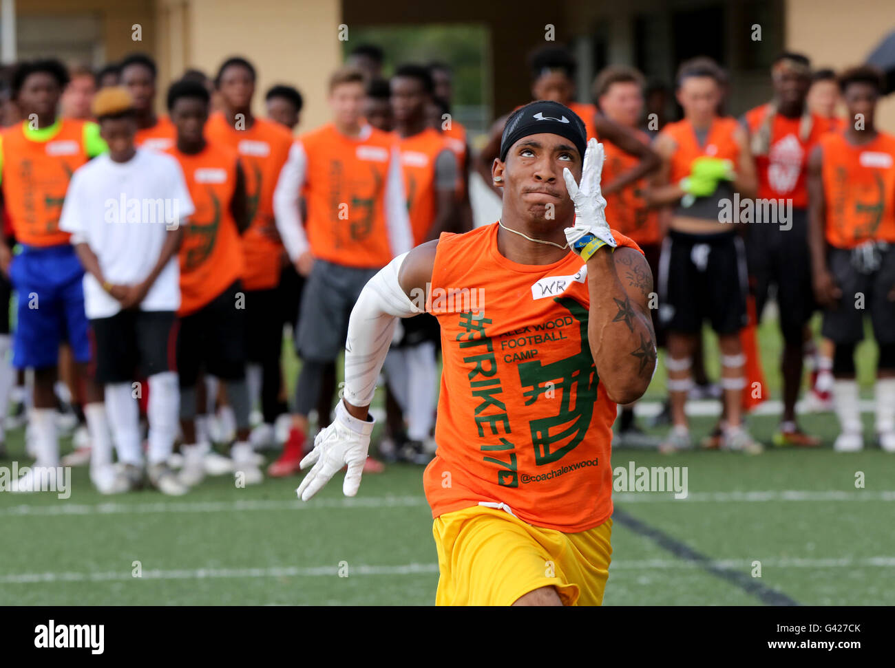 40 yard dash hi-res stock photography and images - Alamy