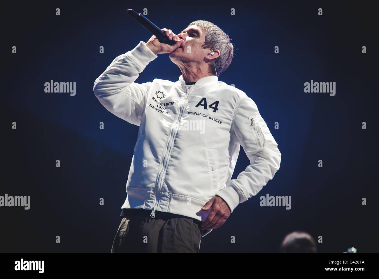 The stone roses john squire ian brown hi-res stock photography and ...