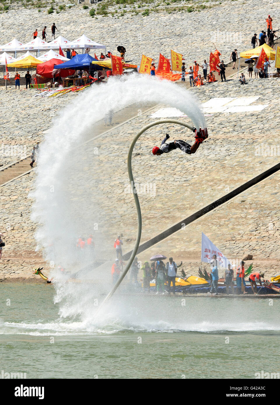 Acrobatic team hi-res stock photography and images - Alamy