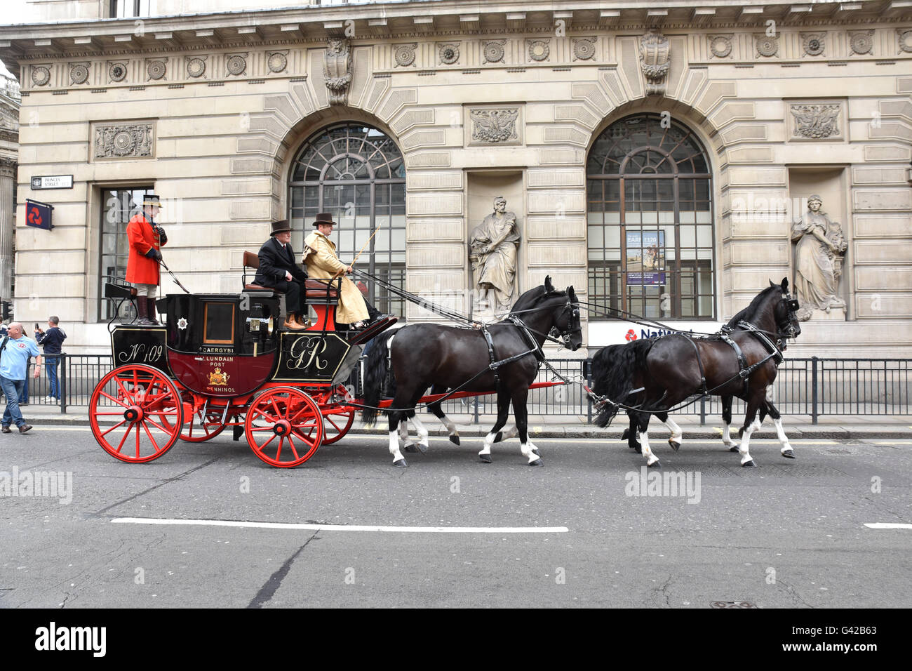 London Bridge, London, UK. 18th June, 2016. 500 years Royal Mail postal ...