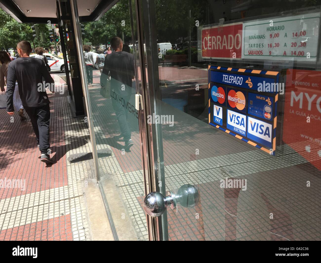 Spain siesta sign hi-res stock photography and images - Alamy