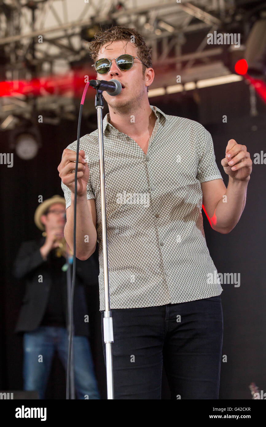 Michael cameron hi-res stock photography and images - Alamy