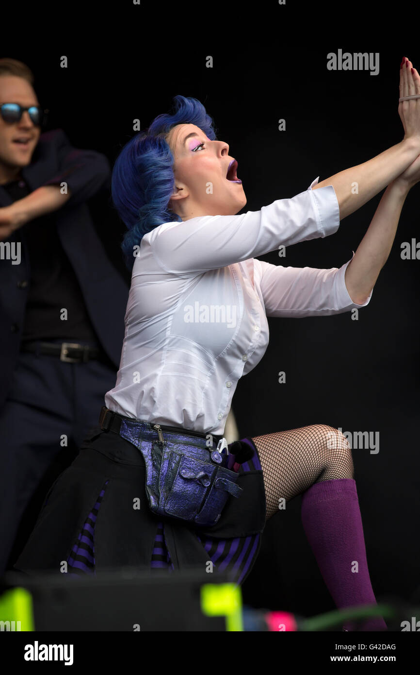 Trafalgar Square London,UK,18th June 2016,The cast of Charlie and the ...